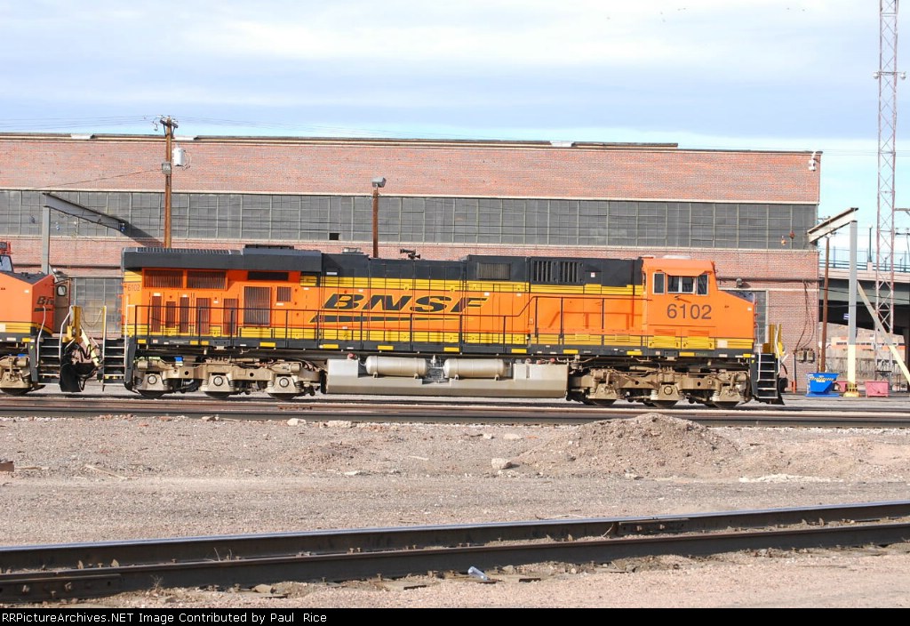 BNSF 6102